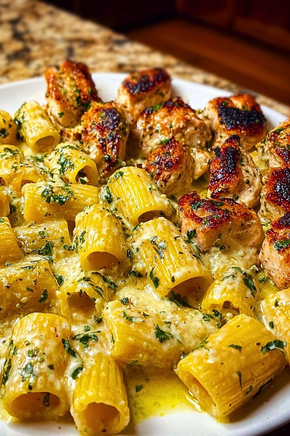 Garlic Butter Chicken Rigatoni in Creamy Alfredo Sauce - Ava Chef Life