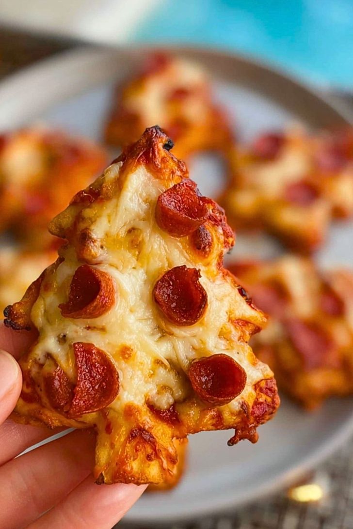 Christmas Tree Pizza - Ava Chef Life